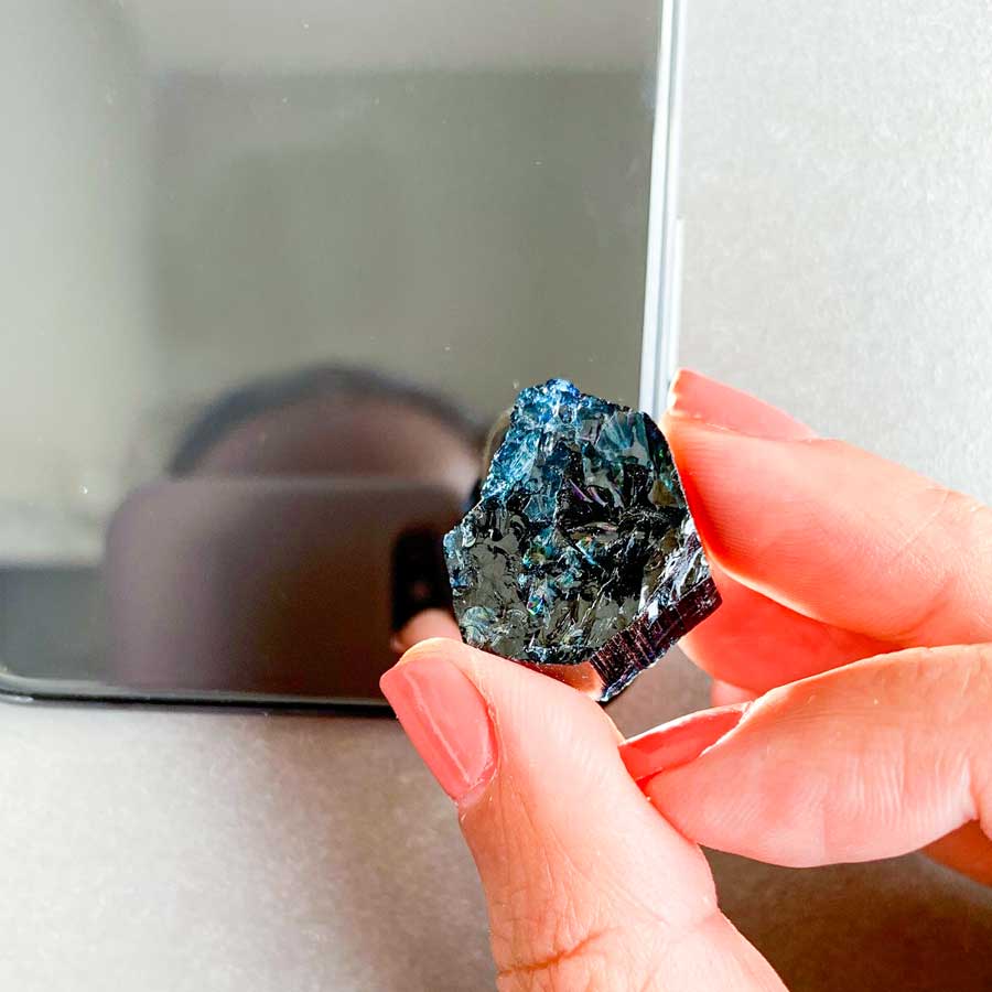 Rara Turmalina Azul - Grande conexão espiritual - Surya Cristais